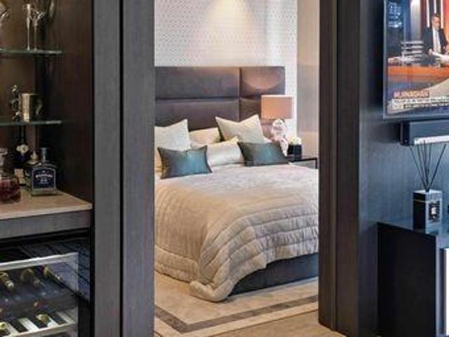 2 Bedrooms Flat for sale in One Blackfriars, 8 Blackfriars Rd SE1