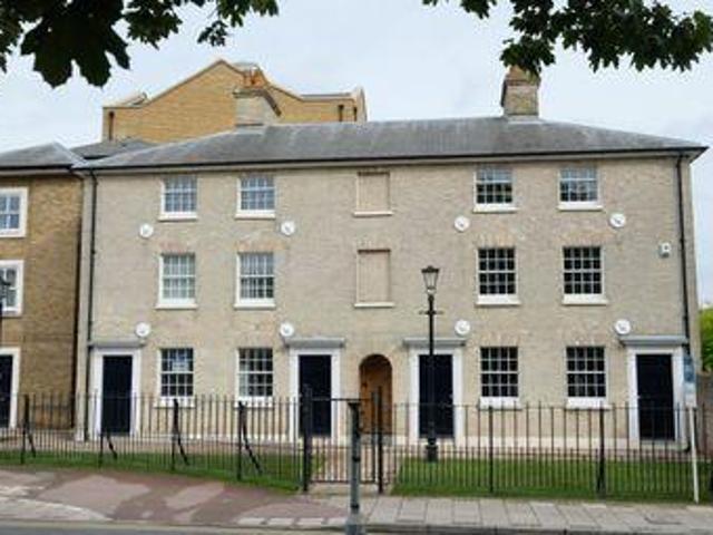 2 Bedrooms Flat for sale in Onslow House, Broomfield Road, Chelmsford CM1