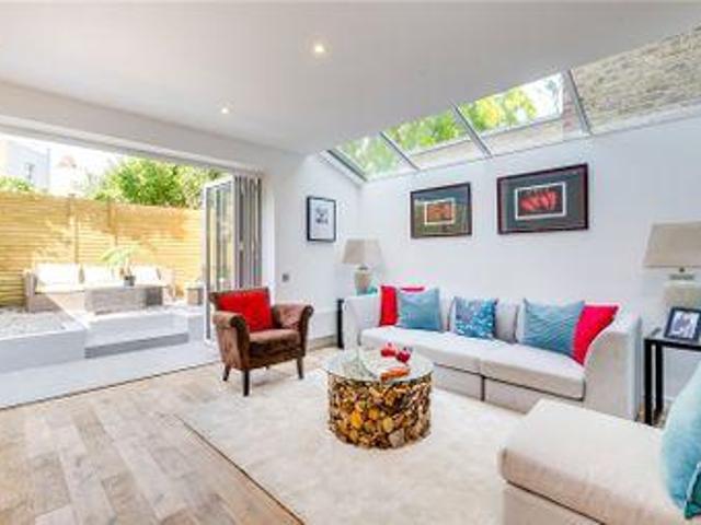 2 Bedrooms Flat for sale in Oakbury Road, London SW6