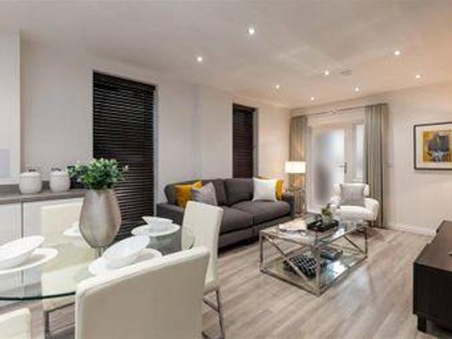2 Bedrooms Flat for sale in Oakleigh Grove, Sweets Way, Whetstone, London N20