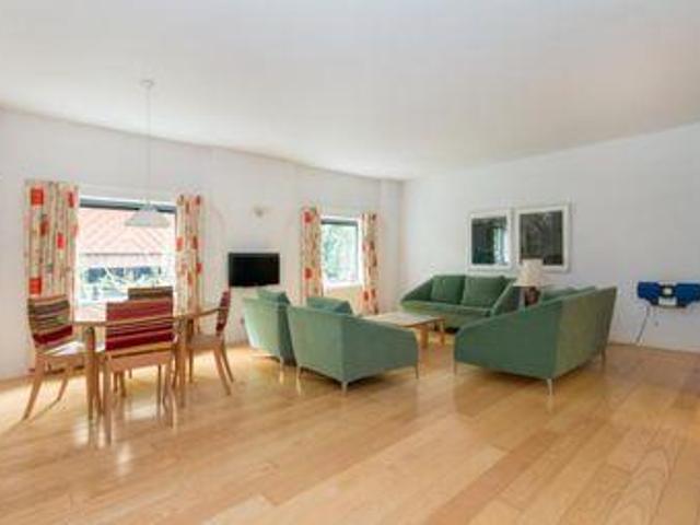 2 Bedrooms Flat for sale in Odessa Wharf, 7 Odessa Street, London SE16