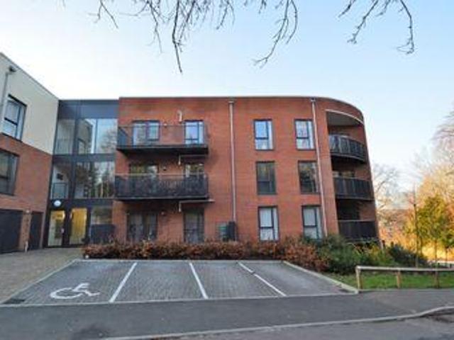 2 Bedrooms Flat for sale in Olympic Way, High Wycombe HP13