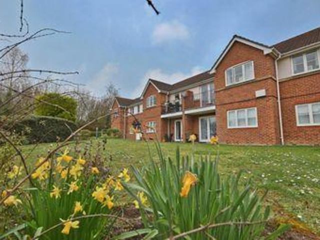2 Bedrooms Flat for sale in Old Basing, Basingstoke RG24