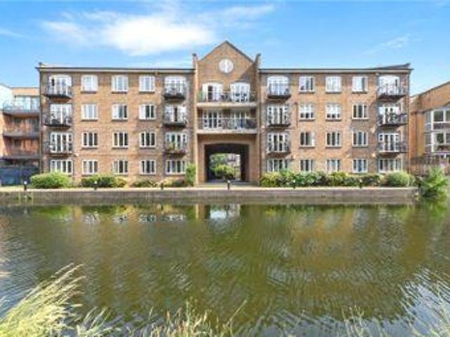 2 Bedrooms Flat for sale in Old Ford Road, Bow, London E3