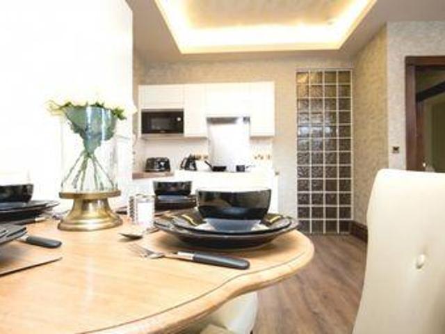 2 Bedrooms Flat for sale in Old Hall Street, Liverpool L3
