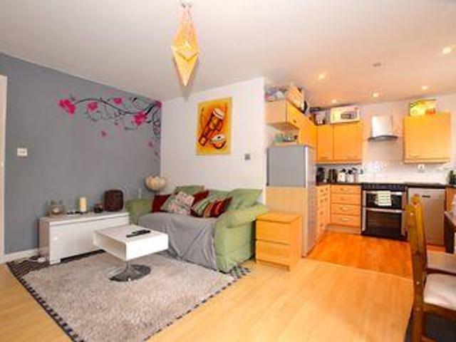 2 Bedrooms Flat for sale in Old Kent Road, London SE15