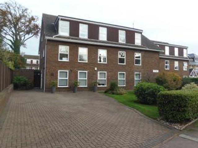 2 Bedrooms Flat for sale in Old Park Road, Enfield EN2
