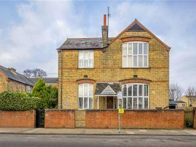 2 Bedrooms Flat for sale in Old School House, 1 Dinton Road, Kingston Upon Thames KT2