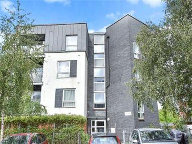 2 Bedrooms Flat for sale in Opal Court, Drinkwater Road, Harrow, Middlesex HA2
