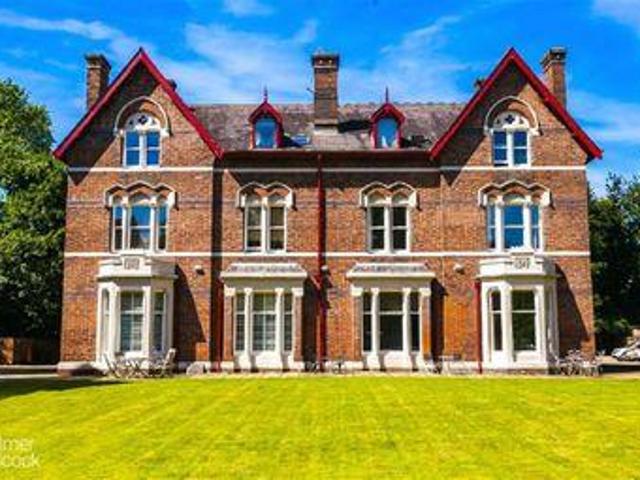 2 Bedrooms Flat for sale in Orchard Lane, Leigh, Lancashire WN7