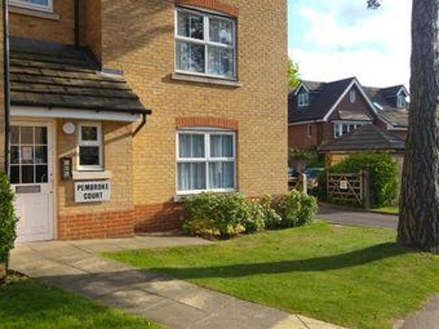 2 Bedrooms Flat for sale in Oriental Road, Woking GU22