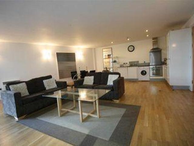 2 Bedrooms Flat for sale in Ovale Building, Pollard Street, Manchester M4