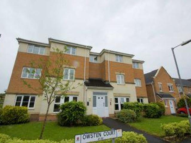 2 Bedrooms Flat for sale in Owsten Court, Horwich, Bolton BL6