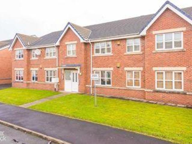 2 Bedrooms Flat for sale in Oxford Court, Leigh, Lancashire WN7
