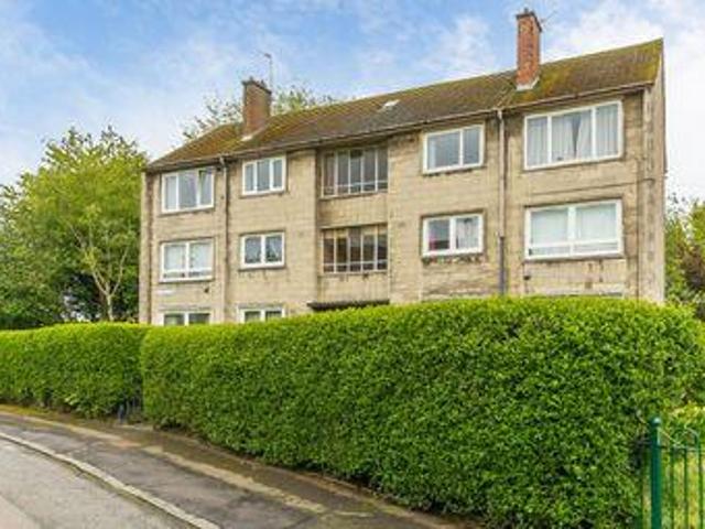 2 Bedrooms Flat for sale in Oxgangs Row, Oxgangs, Edinburgh EH13