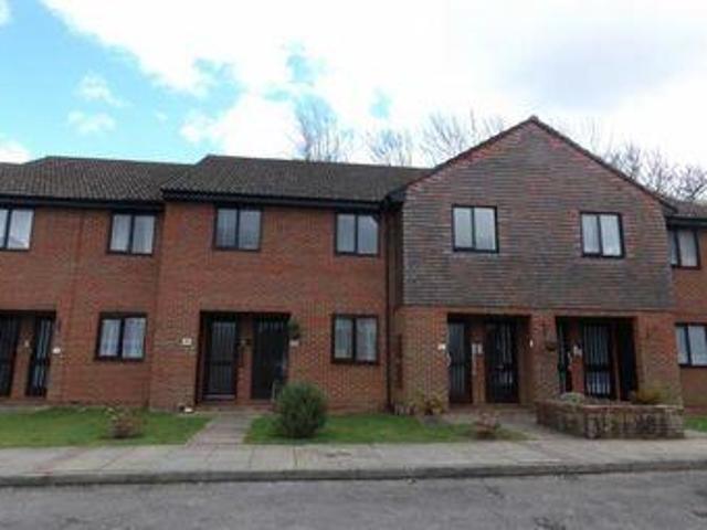 2 Bedrooms Flat for sale in Loudon Court, Loudon Way, Ashford, Kent TN23