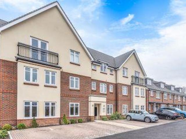 2 Bedrooms Flat for sale in Louden Square, Woodley RG6