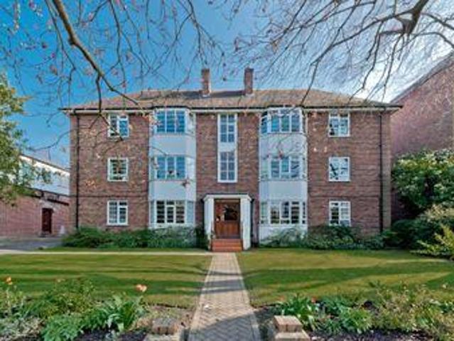 2 Bedrooms Flat for sale in Lovelace Road, Surbiton KT6