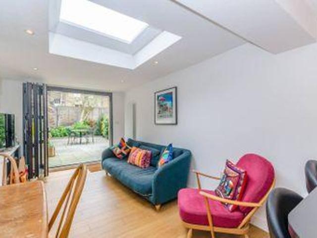 2 Bedrooms Flat for sale in Loveridge Road, West Hampstead NW6
