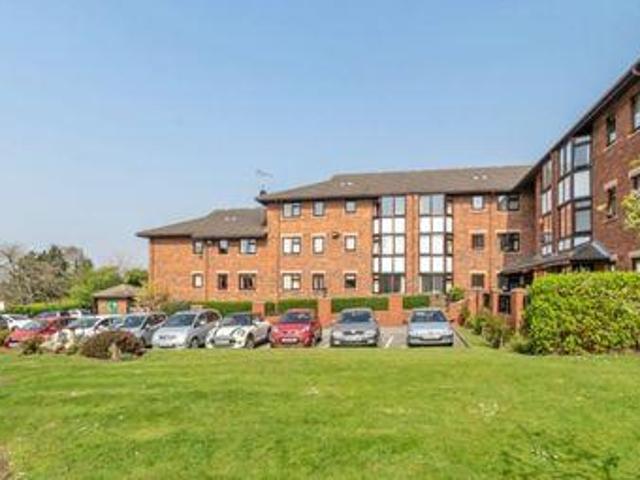 2 Bedrooms Flat for sale in Lower Robin Hood Lane, Helsby, Frodsham WA6