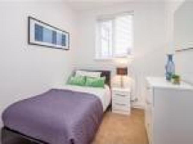 2 Bedrooms Flat for sale in Lower Vickers Street, Manchester, Greater Manchester M40