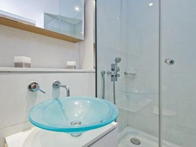 2 Bedrooms Flat for sale in Lockfields View, Liverpool L3