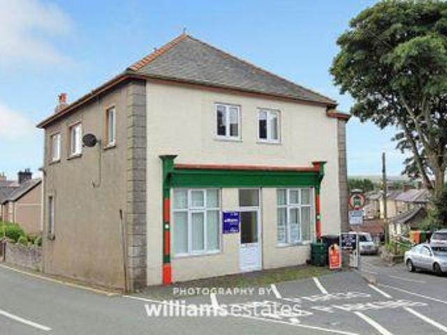 2 Bedrooms Flat for sale in London House, Cerrigydrudion, Corwen LL21