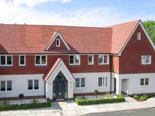 2 Bedrooms Flat for sale in London Road, Guildford GU1