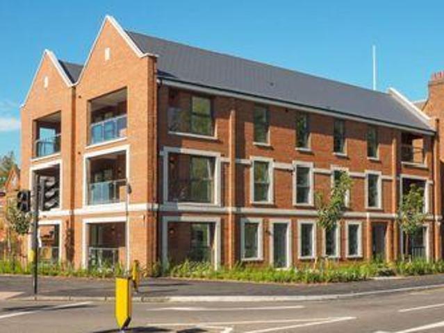 2 Bedrooms Flat for sale in London Road, Mitcham CR4