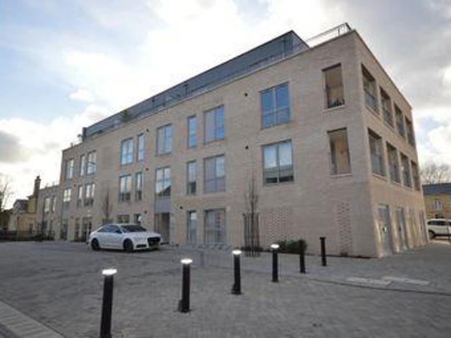 2 Bedrooms Flat for sale in Londinium Road, Colchester CO2