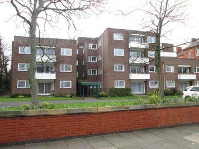 2 Bedrooms Flat for sale in Lord Street West, Southport PR8