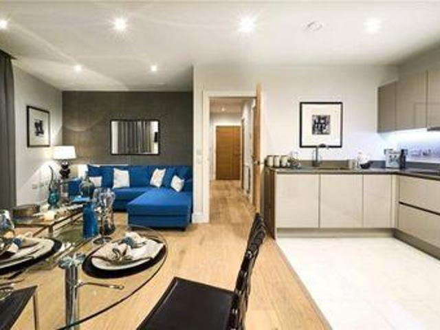 2 Bedrooms Flat for sale in Lavender House, Emerald Gardens, Kew TW9