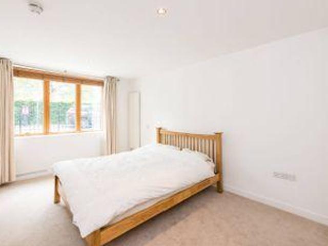 2 Bedrooms Flat for sale in Lawn Lane, Vauxhall SW8