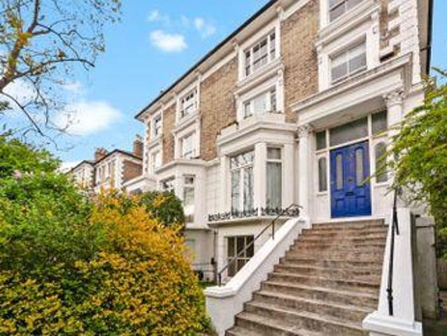 2 Bedrooms Flat for sale in Lawn Road, London NW3