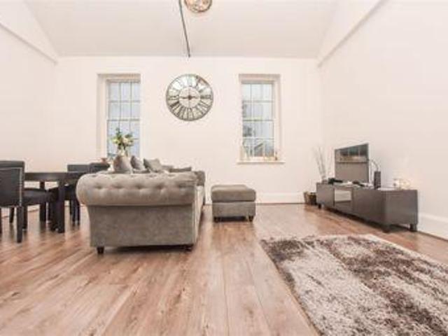 2 Bedrooms Flat for sale in Lacerta Court, Londinium Road, Colchester, Essex CO2