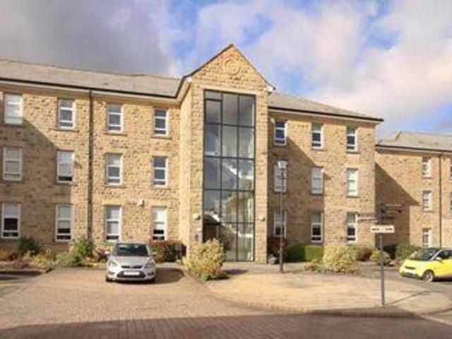 2 Bedrooms Flat for sale in Ladybower House, 10 Holyrood Avenue, Lodge Moor, Sheffield S10