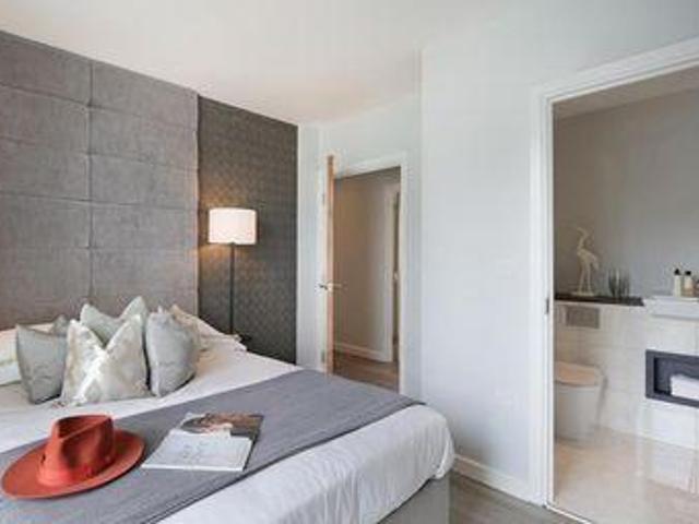 2 Bedrooms Flat for sale in ´´Laidlaw House´´ at The Ridgeway, Mill Hill, London NW7