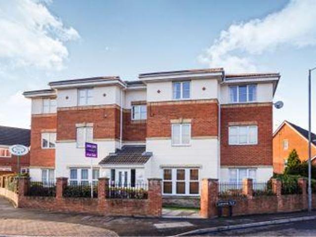2 Bedrooms Flat for sale in Lakeside Park, Normanton WF6