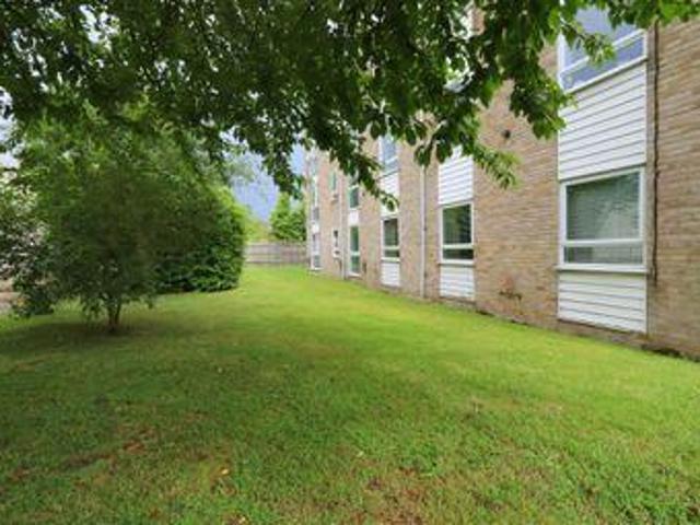 2 Bedrooms Flat for sale in Lambourn Grove, Norbiton, Kingston Upon Thames KT1