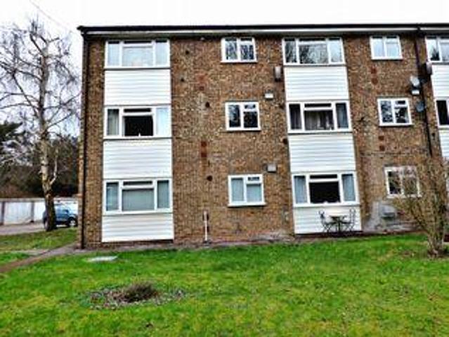 2 Bedrooms Flat for sale in Langdale House, Fennels Road, High Wycombe HP11