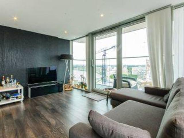 2 Bedrooms Flat for sale in Landmark East Tower, Canary Wharf E14