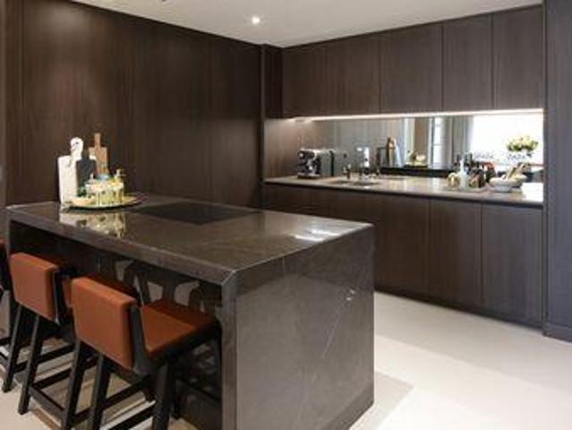 2 Bedrooms Flat for sale in ´´Landmark Place´´ at Lower Thames Street, London EC3R