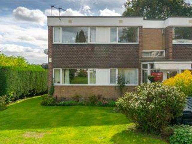 2 Bedrooms Flat for sale in Lane End Court, Leeds, West Yorkshire LS17