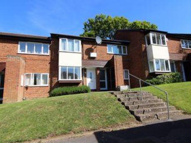 2 Bedrooms Flat for sale in Lane End, Hatfield AL10