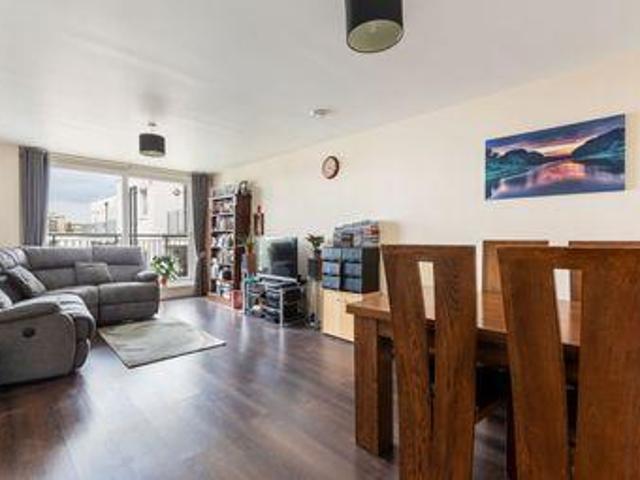 2 Bedrooms Flat for sale in Lankaster Gardens, London N2