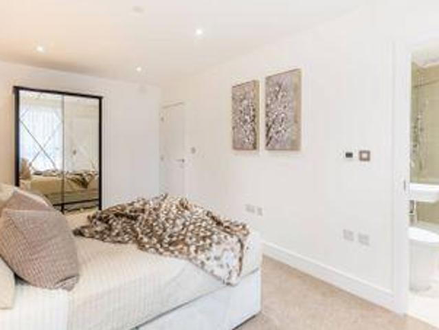 2 Bedrooms Flat for sale in Leven Wharf, Poplar E14