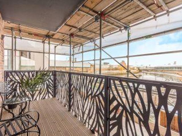 2 Bedrooms Flat for sale in Leven Wharf, Poplar E14