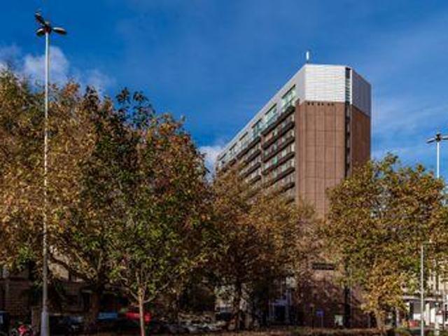 2 Bedrooms Flat for sale in Lewins Mead, Bristol BS1