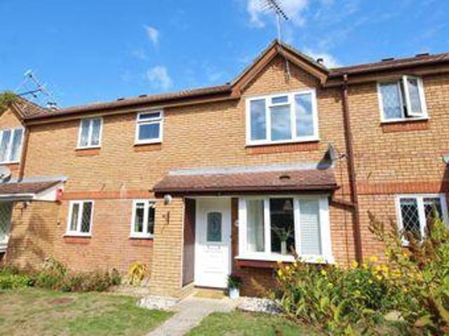 2 Bedrooms Flat for sale in Lea Court, Farnham GU9