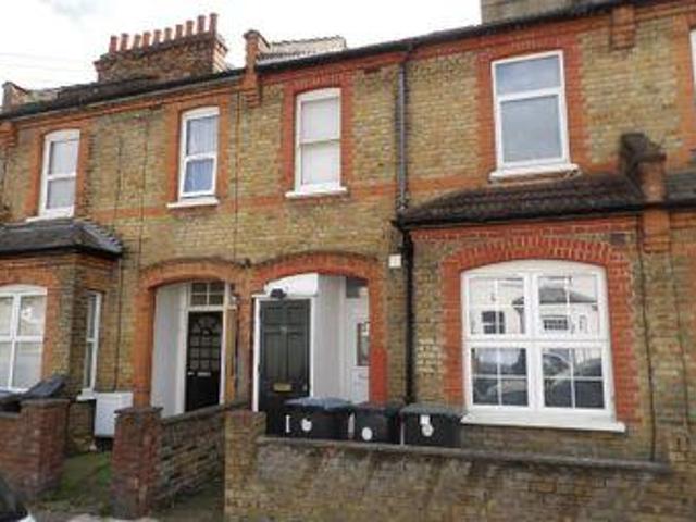 2 Bedrooms Flat for sale in Lea Road, Enfield EN2